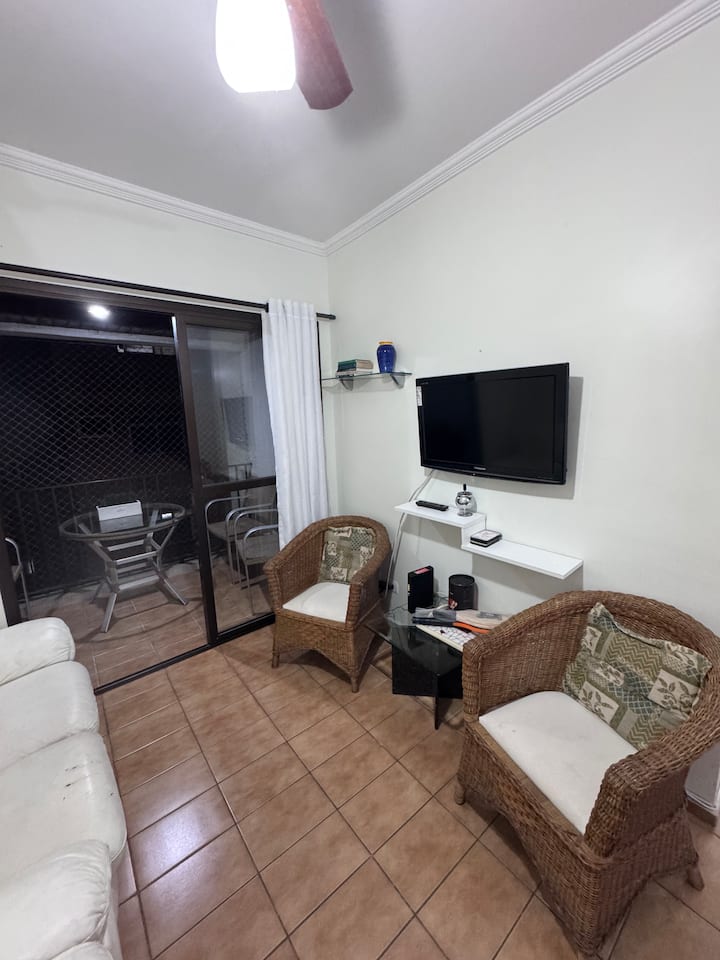 Espaçoso Com Ar Condicionado Nos Quartos - Guarujá