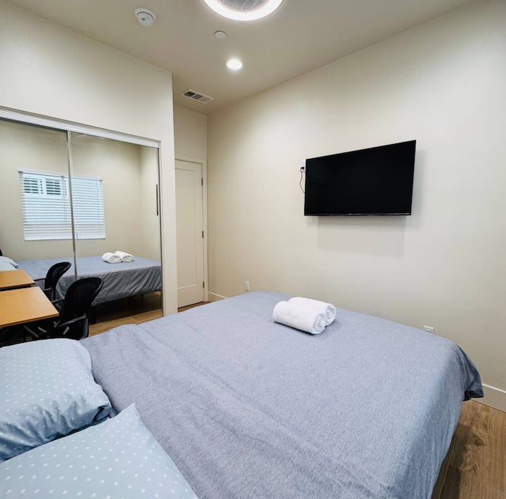 Welcome To Cozy Room Near Disney_shared Restroom - Anaheim