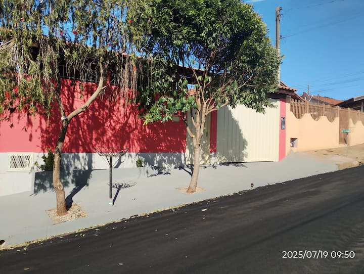 Casa Grande E Confortável. - Brotas