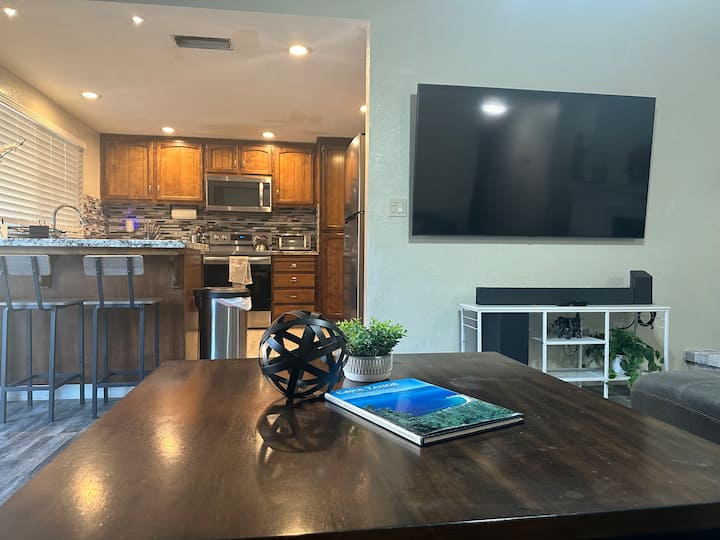 Relaxing Pool Home Sleeps 6 W/ Game Room & Kitchen - Modesto, CA
