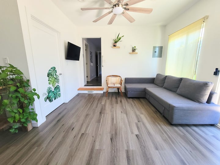 New Cozy Guest Suite + 2 Baths + Full Kitchen - Fallbrook, CA