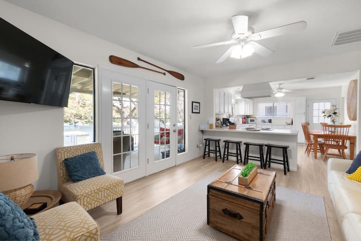 3 Bed 2 Bath Pecan House On The Lake— Sleeps 10! - Black Rock Park, Buchanan Dam