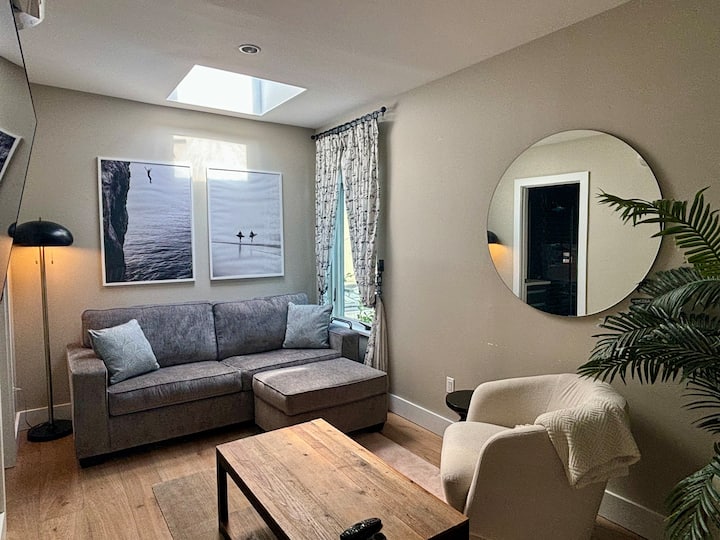 Entire One Bedroom Home On A Cobble Stone Street - Hoboken, NJ