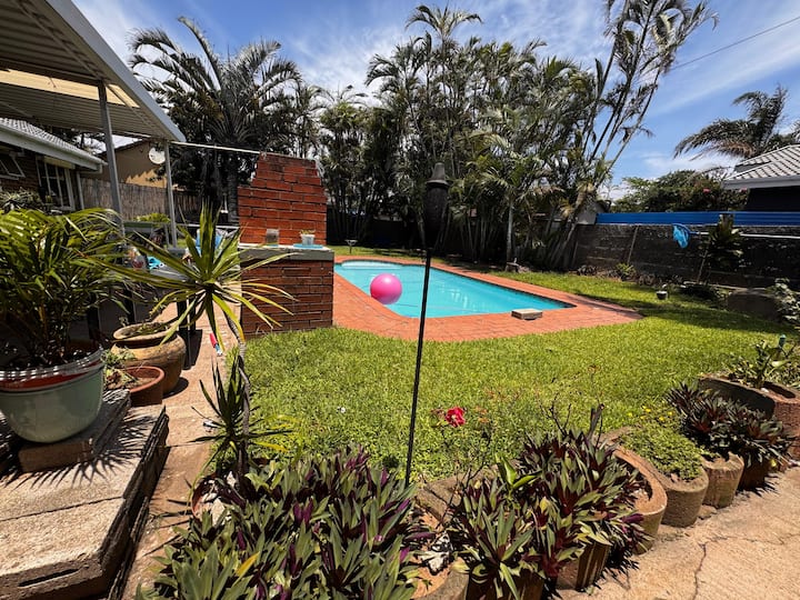 Cottage, 1 Double Bedroom En-suite Sleeps 2 - Durban