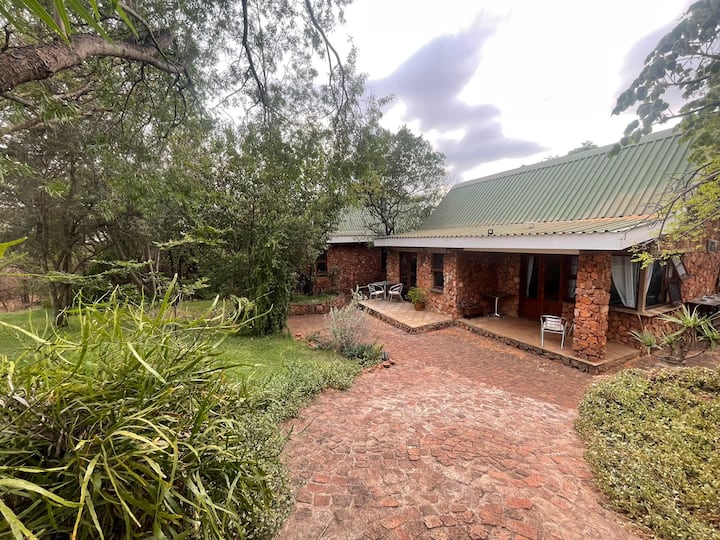 Bushveld Manor - Room 3 (En Suite, Private Entry) - Hartbeespoort