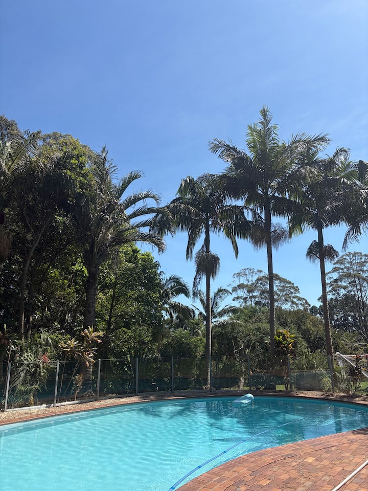 Colourful, Creative Family Home And Pool, Newrybar - Lennox Head