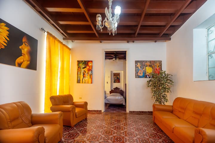 Apartamento Esquina Obispo - ハバナ