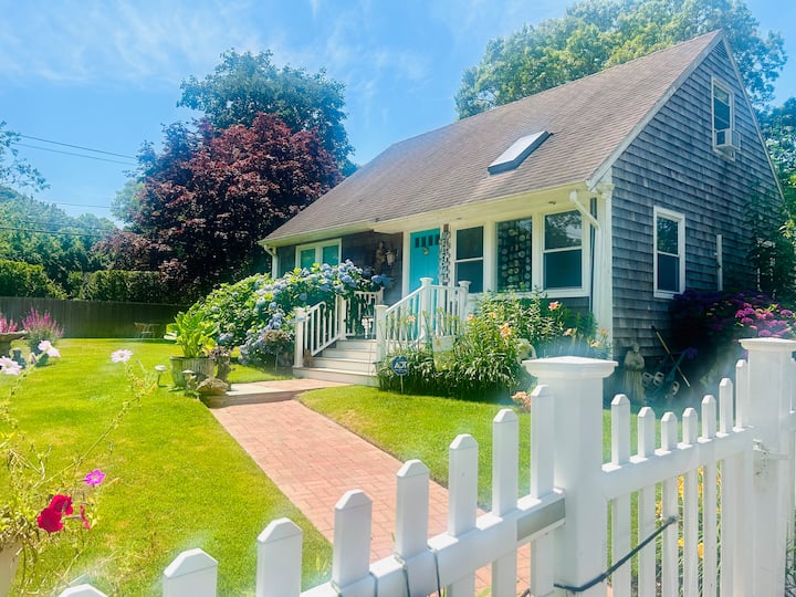 Southampton Beachy-zen Cottage- Walk To Beach! - The Hamptons, NY
