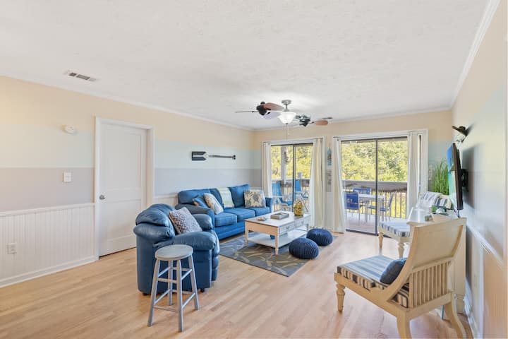 Condominio Actualizado Con Vista Al Mar - Una Cuadra Corta A La Playa - Surfside Beach, SC