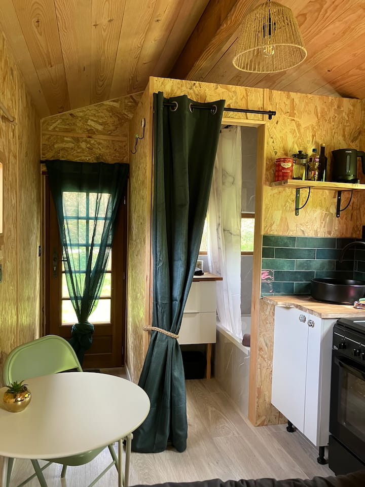 Into The Wild : Notre"four à Pain & Sa Mini House" - Mios