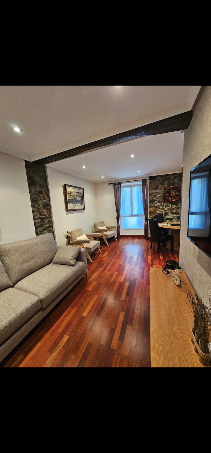 Amaren Enea.
N° Registro:ebi013064
Costa Bizkaina. - Ondárroa