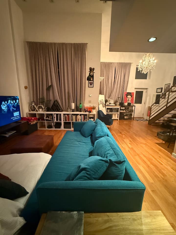 Artful Room In Brooklyn - Brooklyn, NY