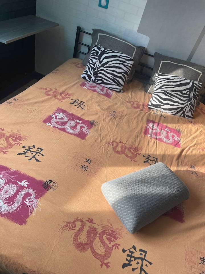 Chambre Privée 2 Pers Wifi Tv Tout Confort - Chaumont