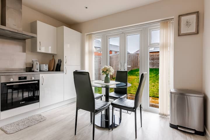 A Cosy Modern House With 2 Beautiful Double Rooms - Hereford