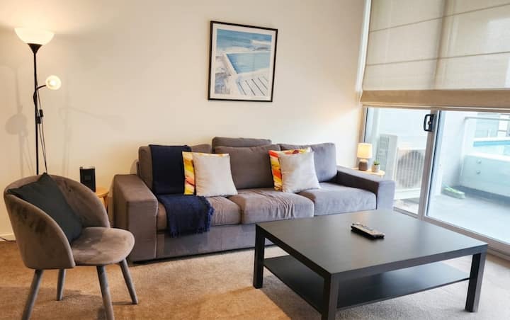 Kingston Foreshore Flat With Garden View - Canberra