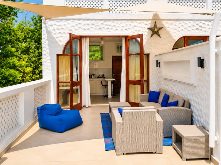 African Art Loft: Private Veranda+large Pool+ac - Diani Beach