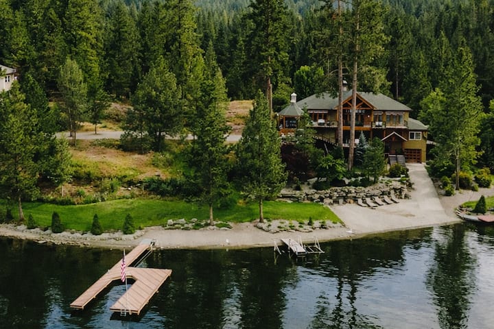 2 Acre Waterfront Lodge | Private Beach + Dock - Post Falls, ID