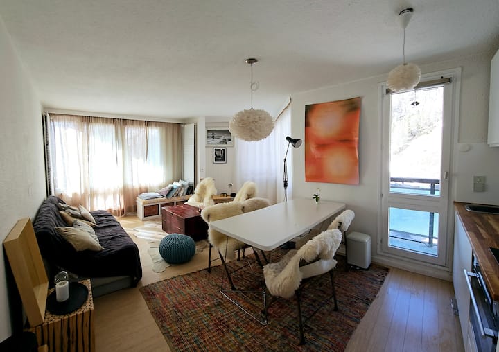 Cosy Apartment With Direct Access To The Slopes - Val-d'Isère