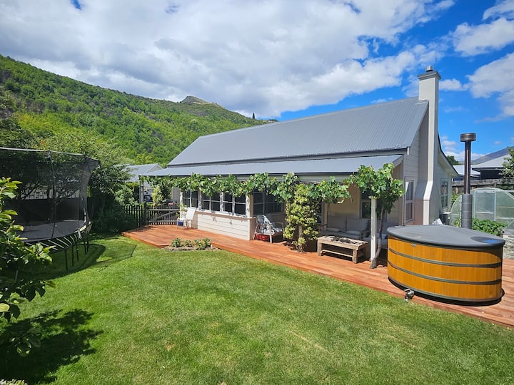 Arrowtown Family Haven | Trails, Views & Comfort - Arrowtown