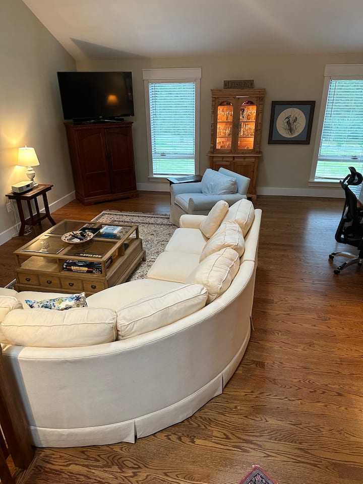 Private 2 King Br, 1 Ba Apartment Near Wineries! - OLIVER LAKE, Leesburg