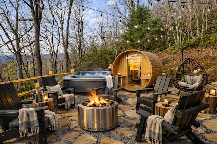Cozy Cabin • Hot Tub • Game Room • Views - Black Mountain, NC
