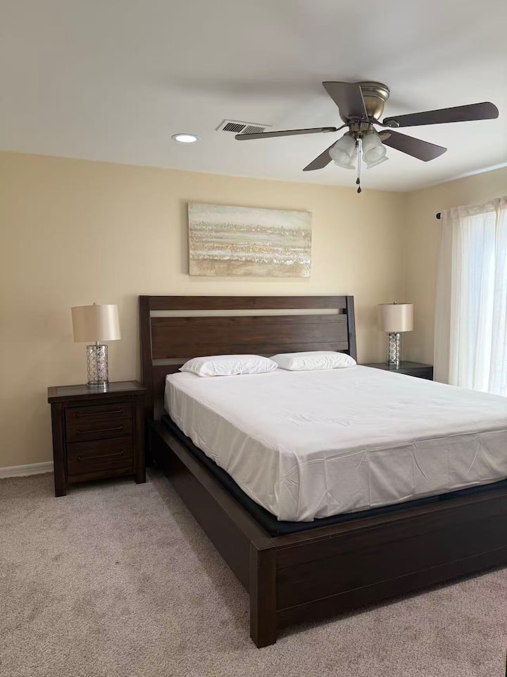 Beach Getaway • 1 Mile To Beach • Near Disney - Costa Mesa, CA
