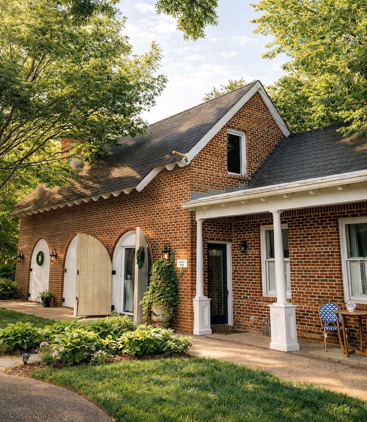 Modernized Carriage House At 1860s Manor - Chesapeake Beach, VA