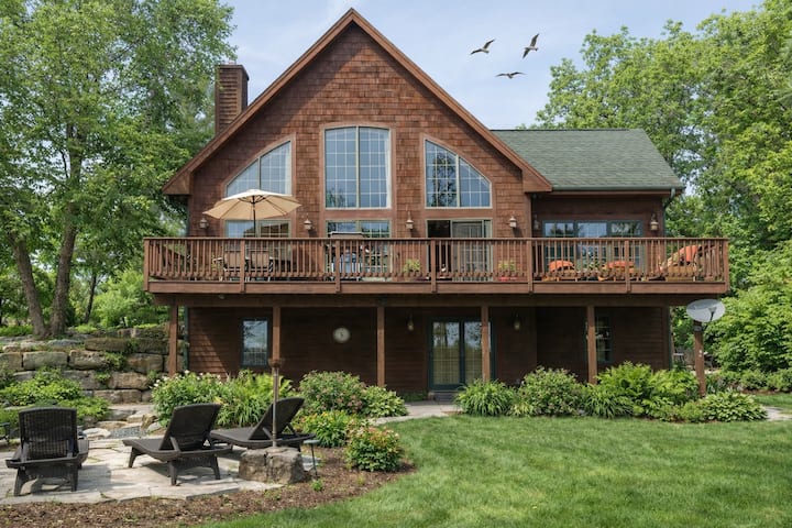 Lodge Home 4br - 2.8 Miles From Town - Lake Views - Lakeside Beach, Genoa City