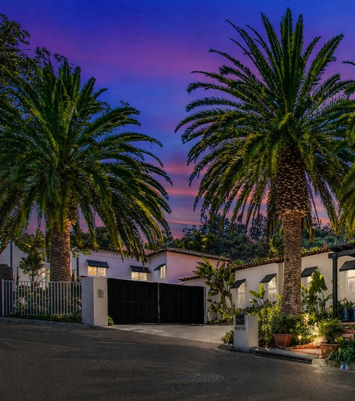 Beverly Hills 90210 Mediterranean Estate 5950 Sqft - Beverly Hills, CA