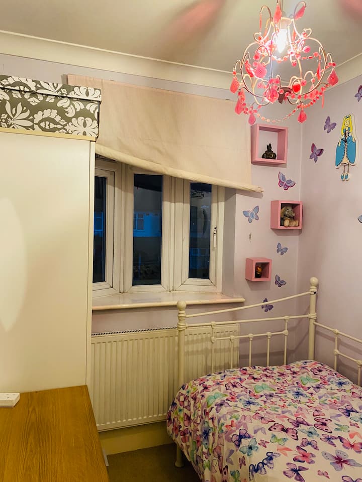 Single Room With Shared Access - Surbiton