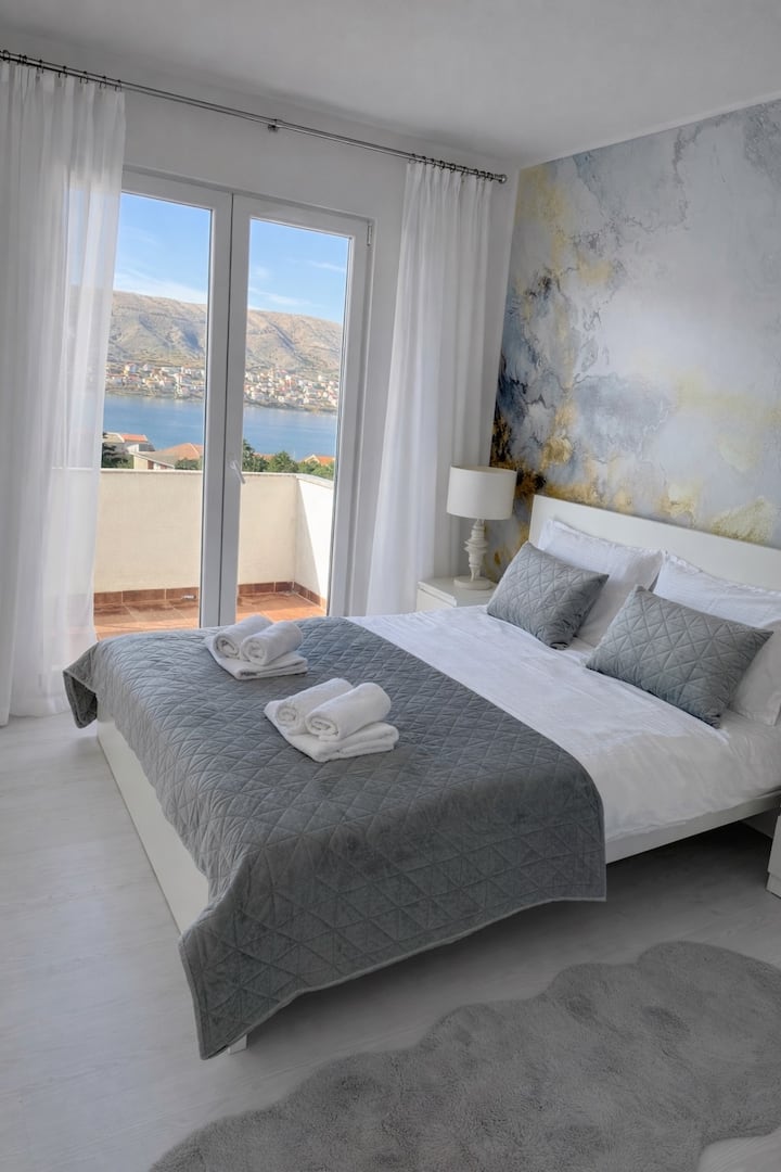 2026 Renovated 3 Bedroom Apartment - Amazing View - Pag