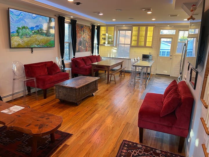 Furnished Row House 3br/2ba - Bethesda, MD