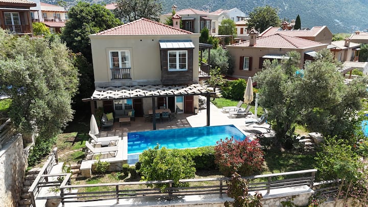 Comfortable Modern Villa With A Private Pool. - Kalkan