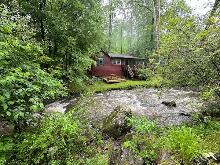 Unique Stream Front Cabin, Wifi, Coffee And More…. - Cosby, TN
