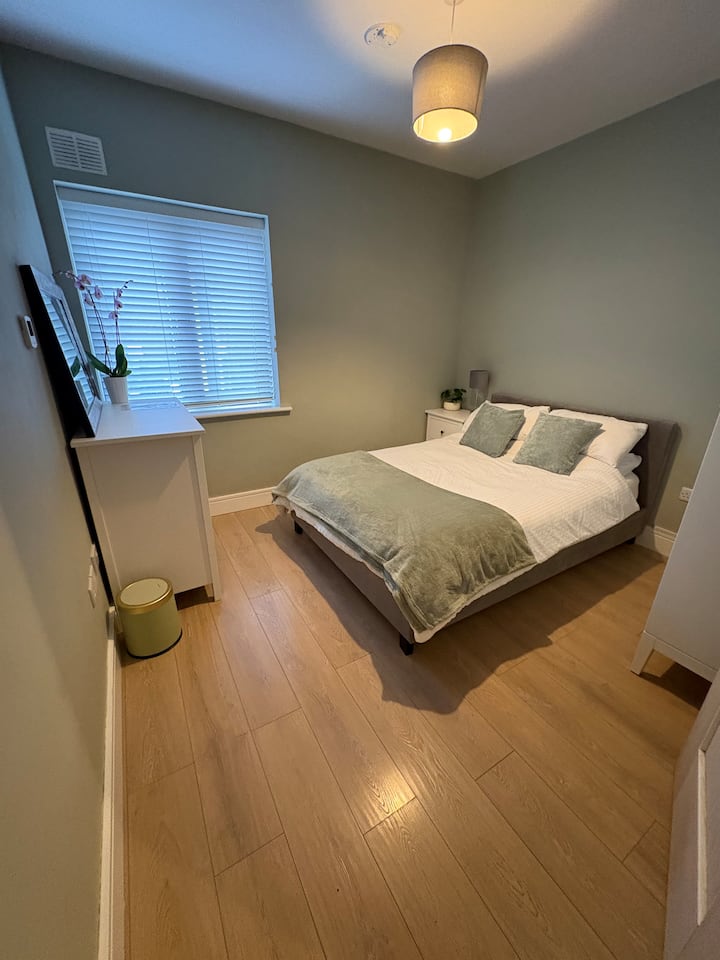 Double Room In A Newly Renovated Cottage In Artane - Dublin