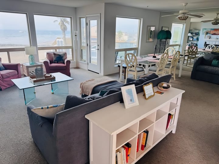 Beachfront Family Friendly Condo In San Diego - Coronado, CA