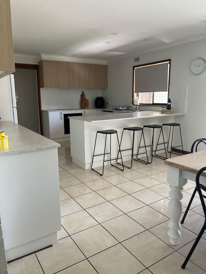 Your Next Stay Awaits - Ontario Guesthouse - Mildura