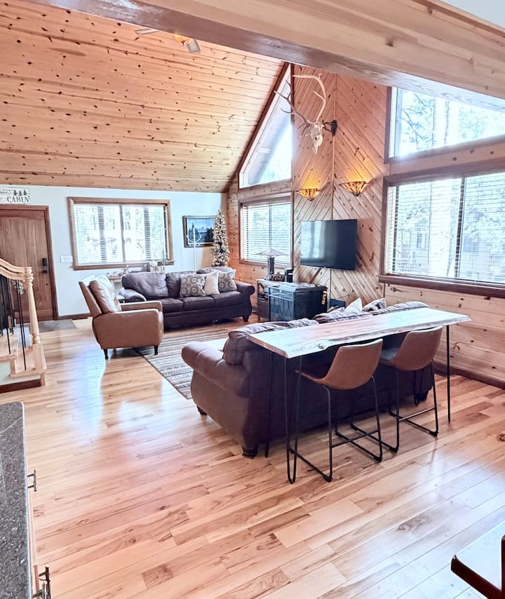 Elk Lodge Retreat
Large Deck 
5 Beds • 3 Bedroom - Pine, AZ