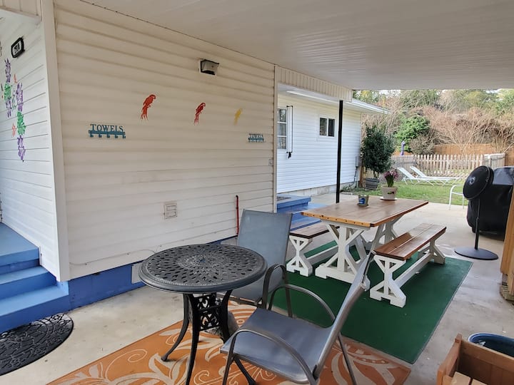 * Parrot House* 2 Units With Shared Patio - Pensacola