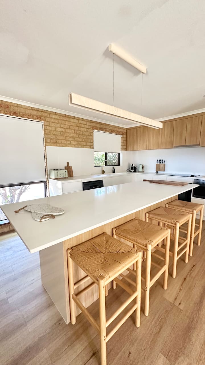 Backersbeach Villa 150m Walk To Beach. - Geraldton