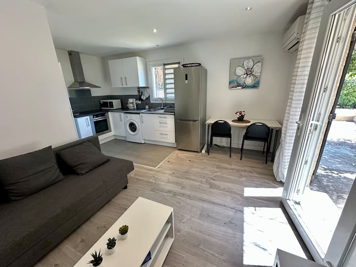 Chambre Dans Une Maison Jardin 2 Places Sécurisé - Lattes
