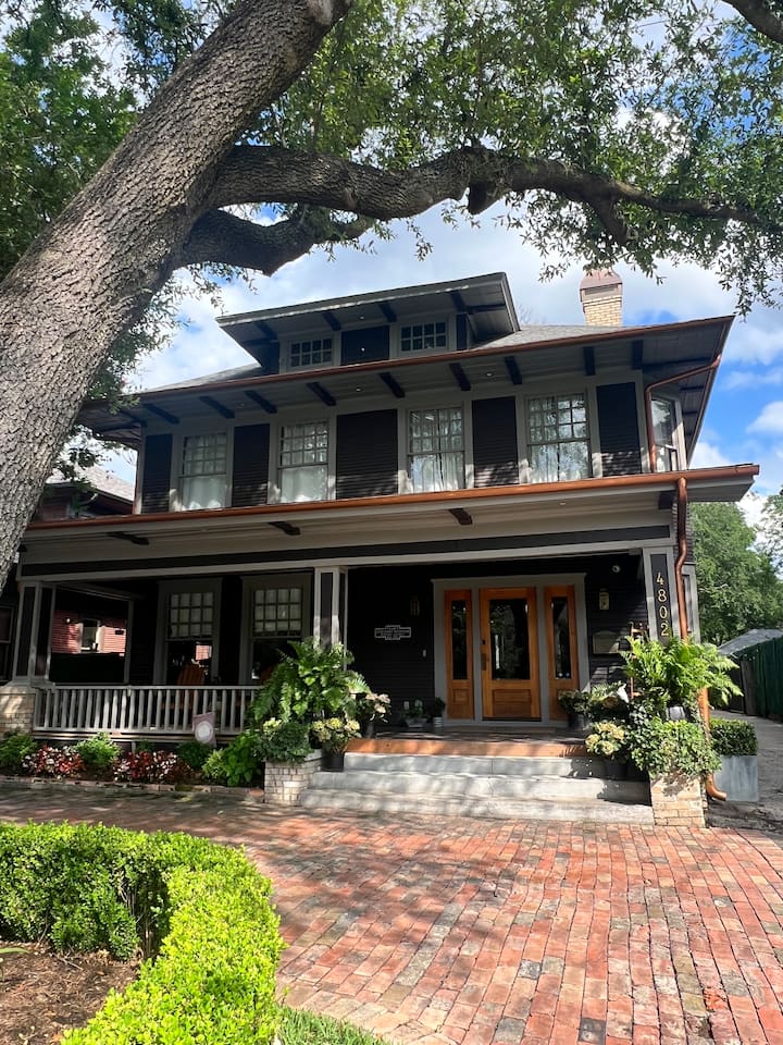 Historic Dallas Home Rental • The Gaston B&b - Dallas, TX