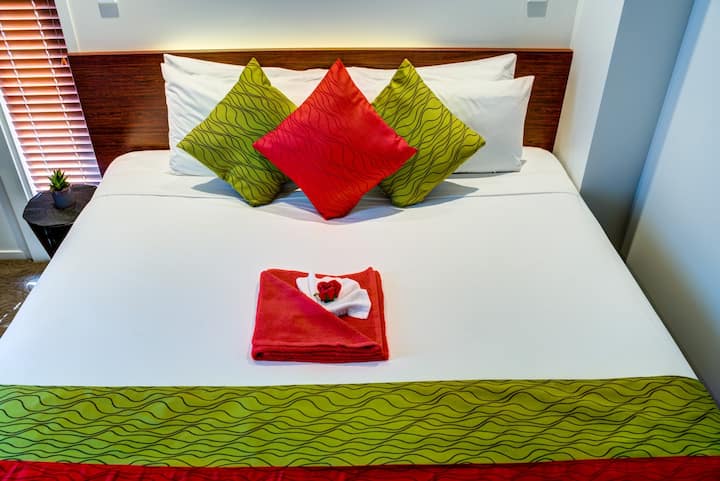 Two Bedroom Executive Apartment In City Centre(ac) - Auckland