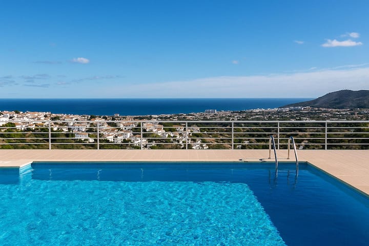 Benalmadena Pueblo Gem | Sea Views + Pool - Benalmádena