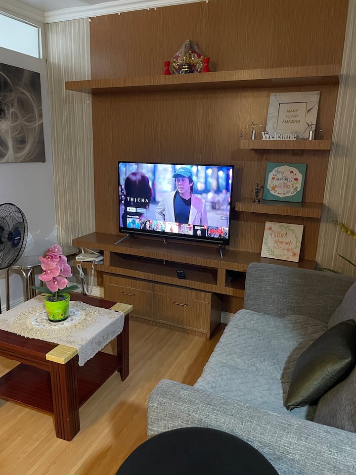 2 Bedroom Unit W/ Wifi, Netflix, Balcony - Mandaue City