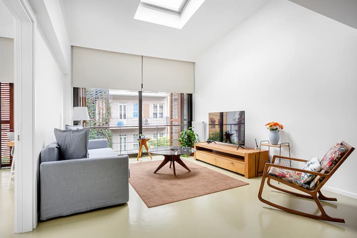 Airy One-bedroom With Skylight In Galata (A19) - Turkey