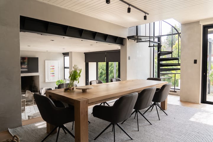 Luxurious 3 Bedroom House With Swimming Pool - Stellenbosch