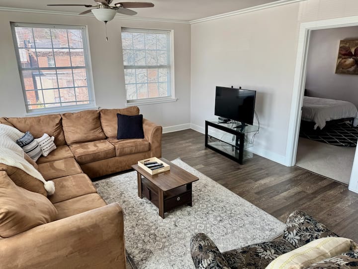 Home Away From Home 1bed/1bath With Gym & Terrace! - Schenectady, NY
