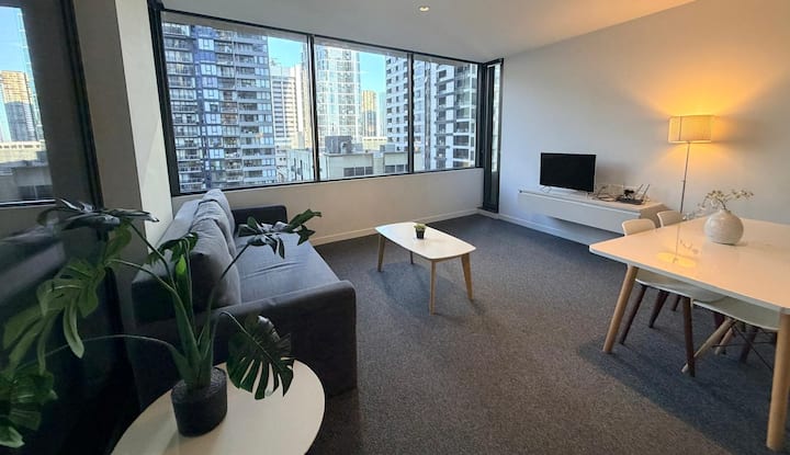Amazing 2-bedroom In The Madison Tower! - Melbourne