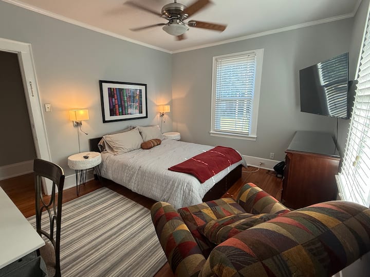 Three Blocks From Atrium Hosp. Rm 2 - Winston-Salem, NC